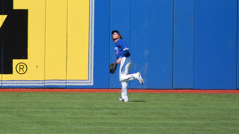 Some Physics of Losing a Fly Ball | The Hardball Times